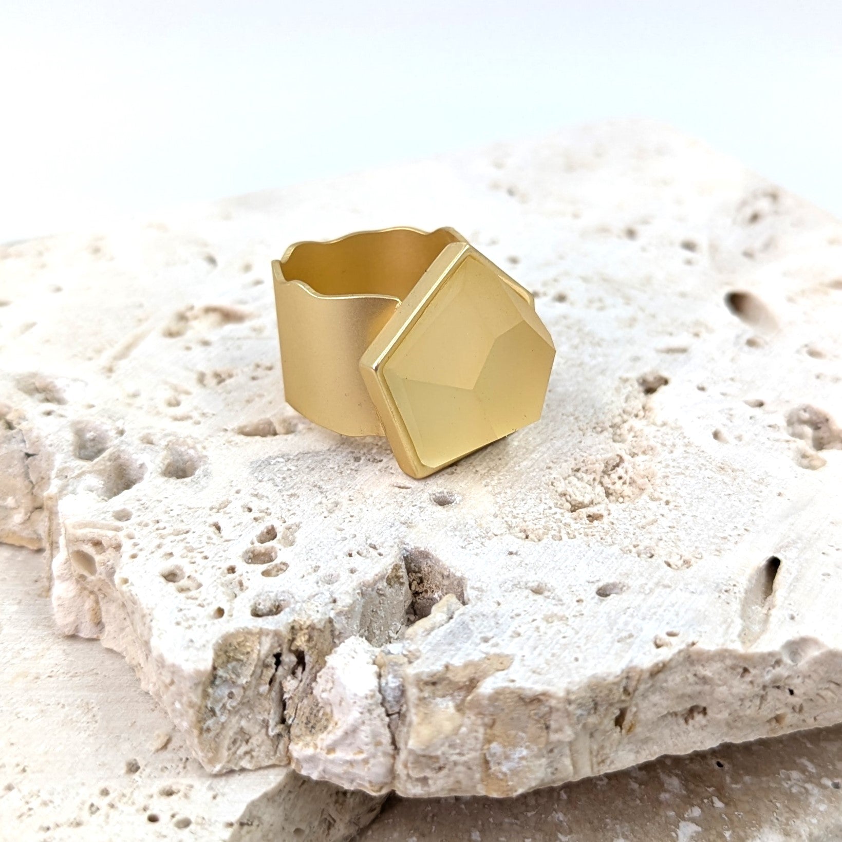 Facetted resin ring – Tempest Designs